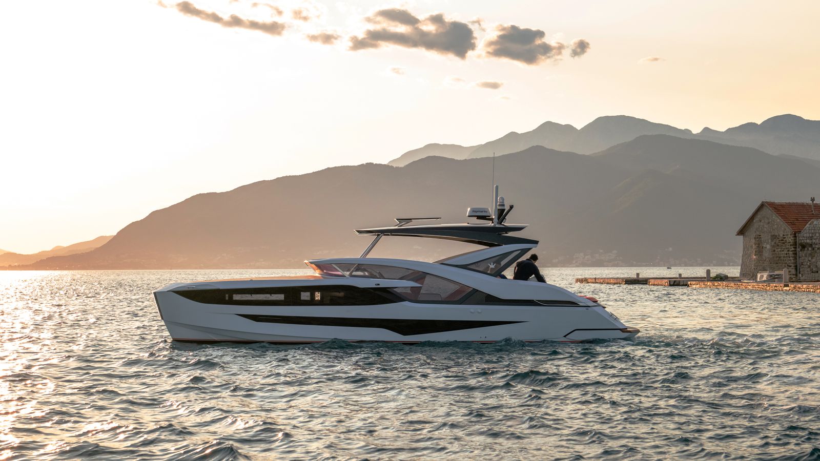 Reviewing Dominator's 10.5m Midi Ilumen | Test drive in Montenegro